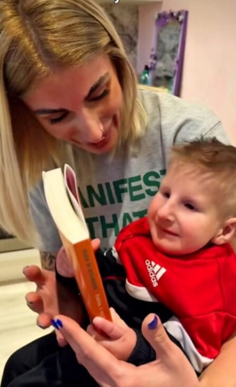 “Frollino, il mio bambino magico”: il ciuffo biondo e ribelle di ...